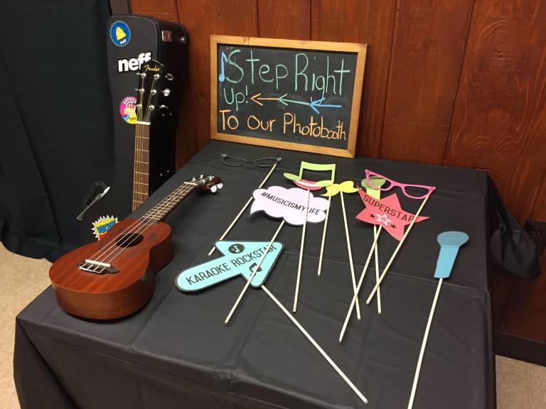 How to Set Up A Photo Booth at Your Music Recital! – Sara's Music Studio